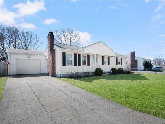 3 bedroom, East Providence RI 02916 102212078