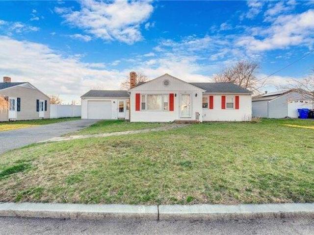 3 bedroom, East Providence RI 02916 102411070