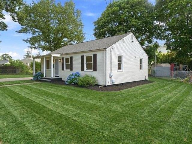 3 bedroom, East Providence RI 02916 105095857