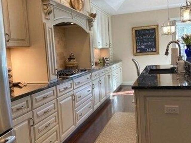 3 bedroom, Easton MA 02356 102342681