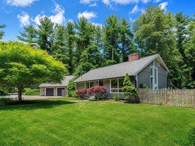 3 bedroom, Easton MA 02356 103887422