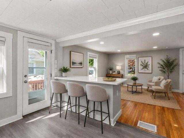 3 bedroom, Easton MA 02375 104045091