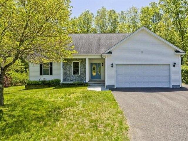 3 bedroom, Easthampton MA 01027 104759020