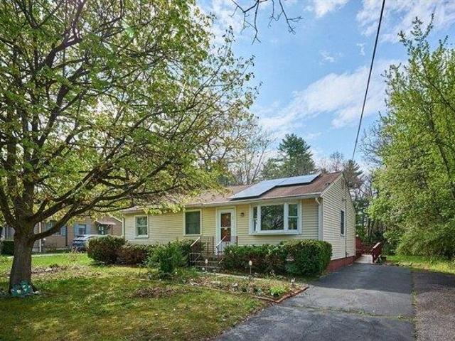 3 bedroom, Easthampton MA 01027 102120128