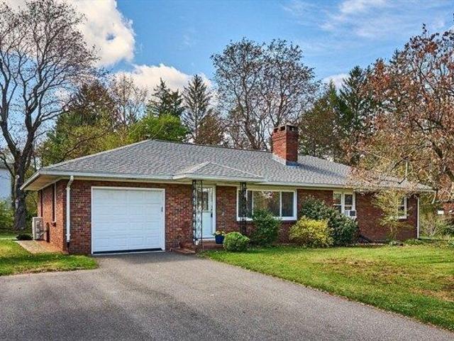 3 bedroom, Easthampton MA 01027 LS101747314