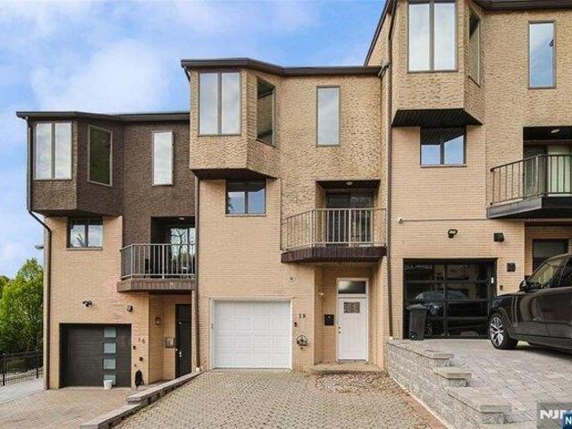 3 bedroom, Edgewater NJ 07020 LS102779548