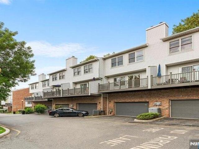 3 bedroom, Edgewater NJ 07020 104407548
