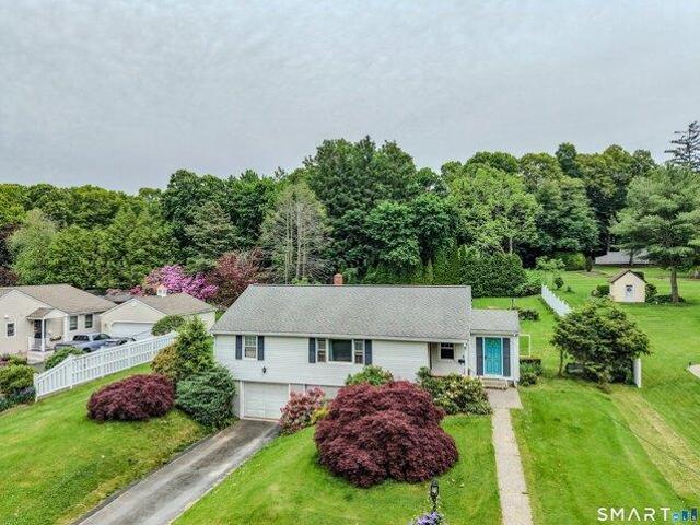 3 bedroom, Ellington CT 06029 LS103097437