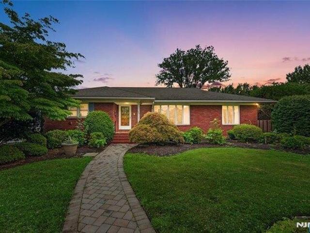3 bedroom, Elmwood Park NJ 07407 104655439