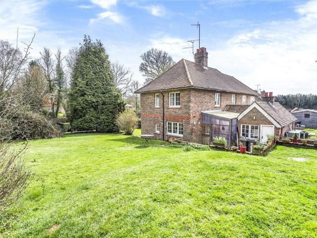3 bedroom equestrian facility for sale