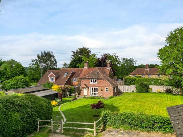 3 bedroom equestrian facility for sale