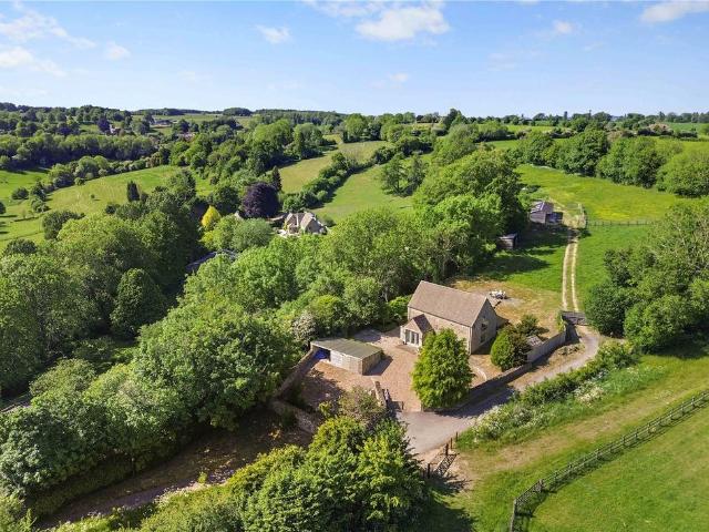 3 bedroom equestrian facility for sale