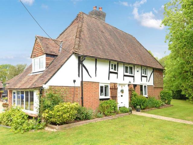 3 bedroom equestrian facility for sale