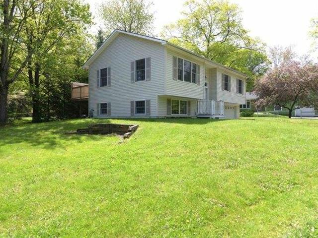 3 bedroom, Essex Junction VT 05452 104076351