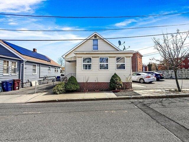 3 bedroom, Everett MA 02149 LS102725636