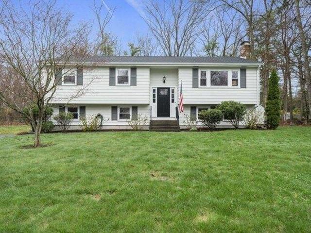 3 bedroom, Foxboro MA 02035 102778270