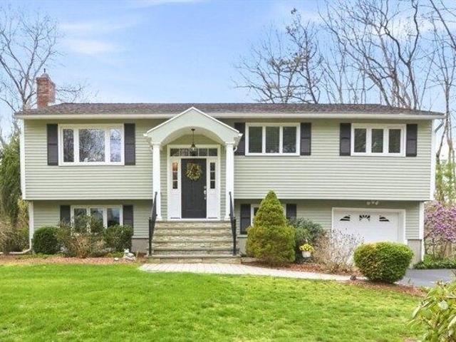 3 bedroom, Foxboro MA 02035 LS102258322