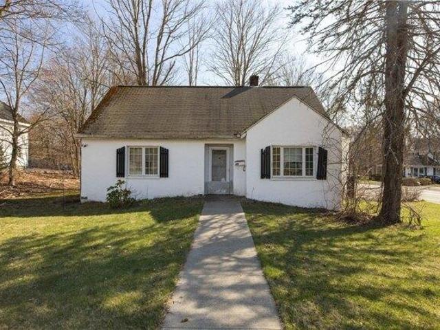 3 bedroom, Foxboro MA 02035 LS102709057