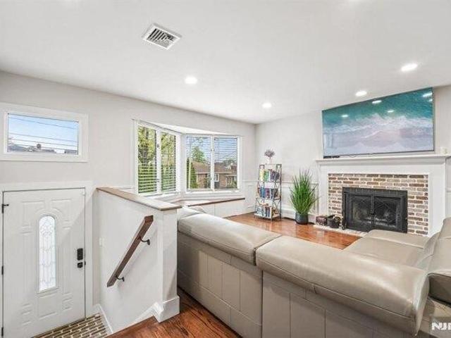 3 bedroom, Fort Lee NJ 07024 102315560