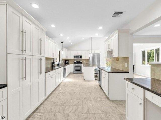 3 bedroom, Fair Lawn NJ 07410 104869761