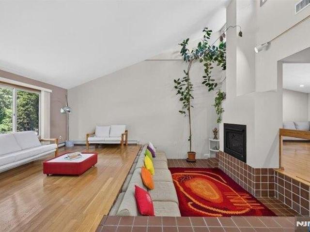 3 bedroom, Fair Lawn NJ 07410 104833186