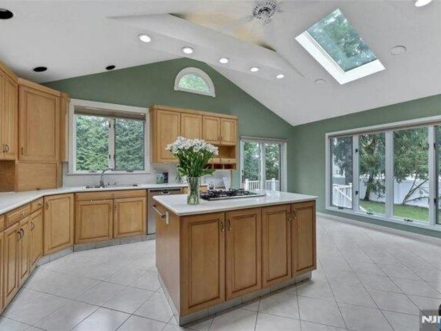 3 bedroom, Fair Lawn NJ 07410 104920077
