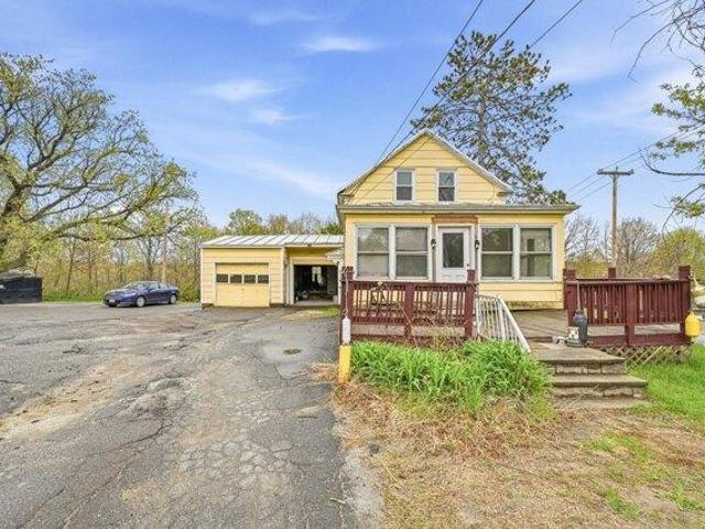 3 bedroom, Fairfield ME 04937 103098194