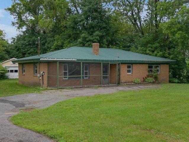 3 bedroom, Fairfield ME 04937 104265259