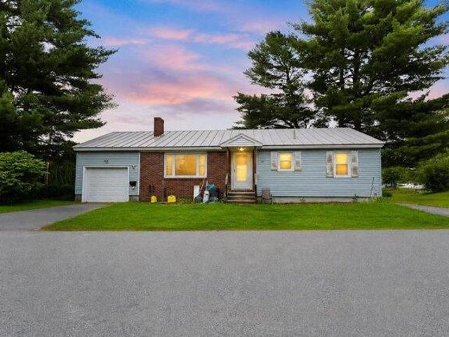 3 bedroom, Fairfield ME 04937 105117474