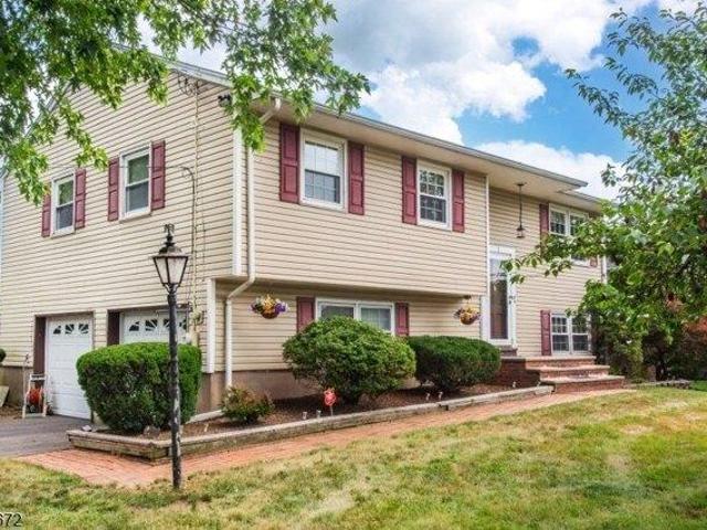 3 bedroom, Fairfield NJ 07004 104237413