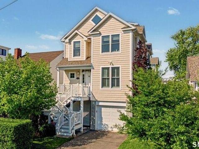 3 bedroom, Fairfield CT 06824 LS103124714