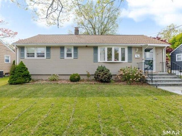 3 bedroom, Fairfield CT 06824 104235365