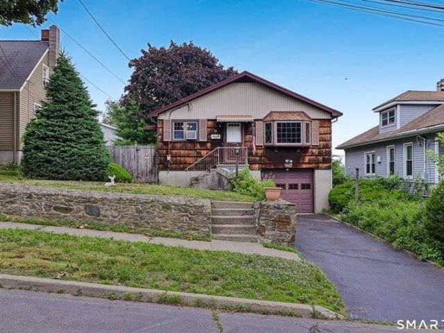 3 bedroom, Fairfield CT 06824 104235672