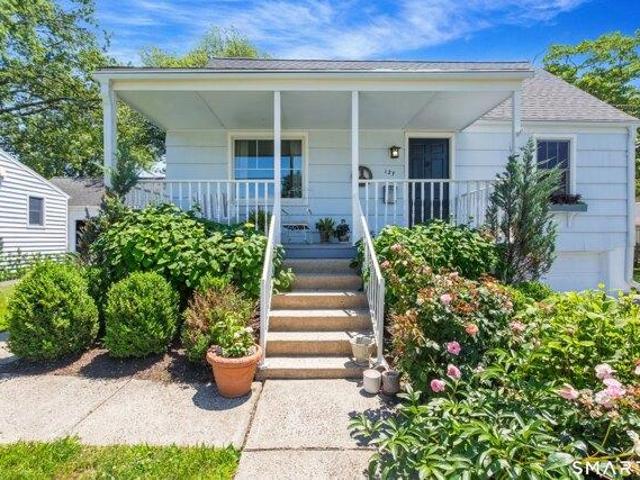 3 bedroom, Fairfield CT 06824 104901920