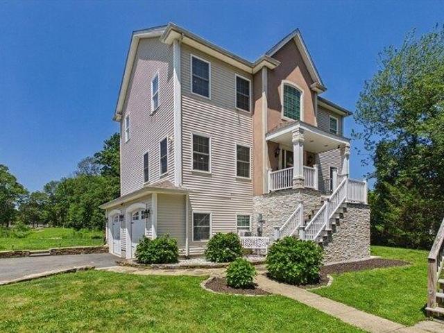 3 bedroom, Fall River MA 02720 104809617