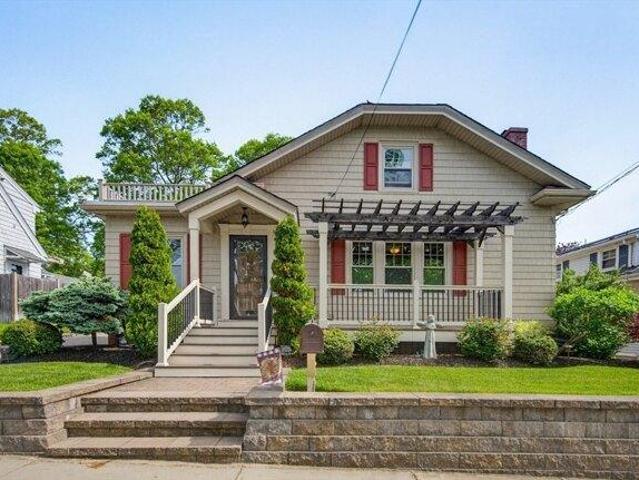 3 bedroom, Fall River MA 02720 LS102959913