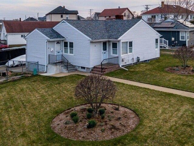 3 bedroom, Fall River MA 02721 102346413