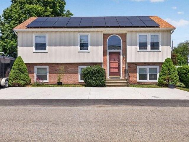 3 bedroom, Fall River MA 02721 104512836