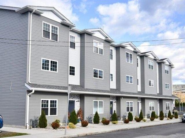 3 bedroom, Fall River MA 02721 LS103017807
