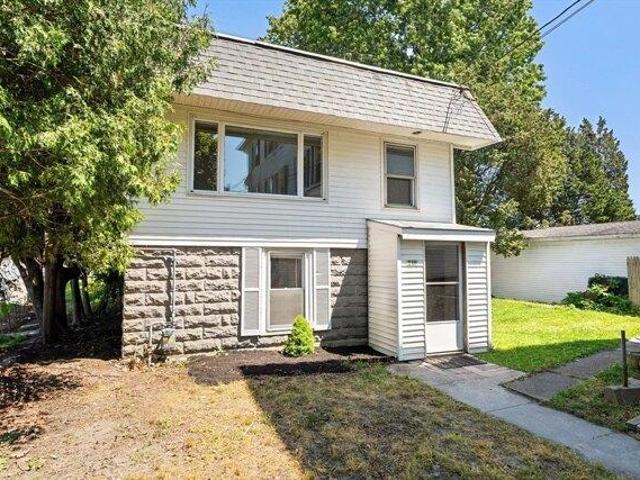 3 bedroom, Fall River MA 02724 104903465