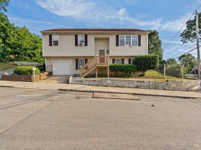 3 bedroom, Fall River MA 02724 104352811