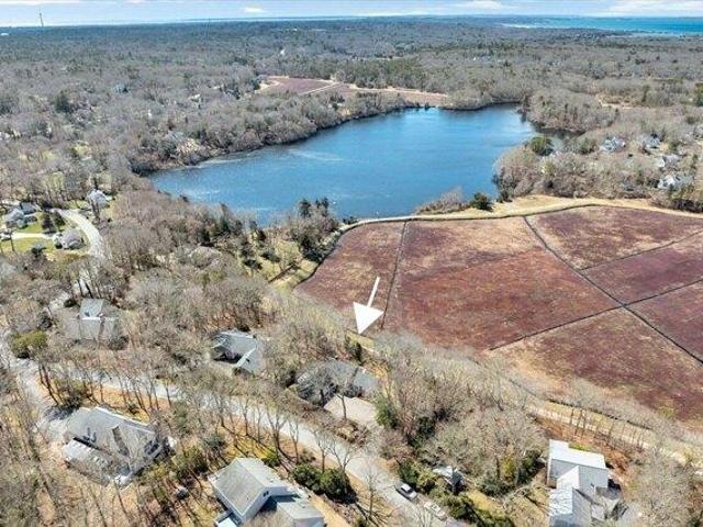 3 bedroom, Falmouth MA 02556 105105684