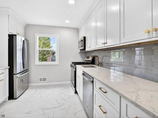 3 bedroom, Fanwood NJ 07023 104442854