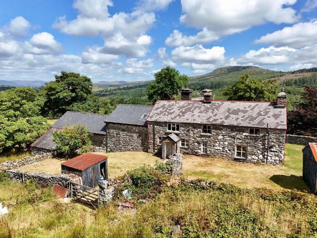 3 bedroom farm house for sale