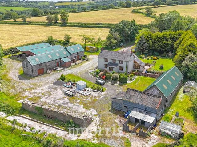 3 bedroom farm house for sale