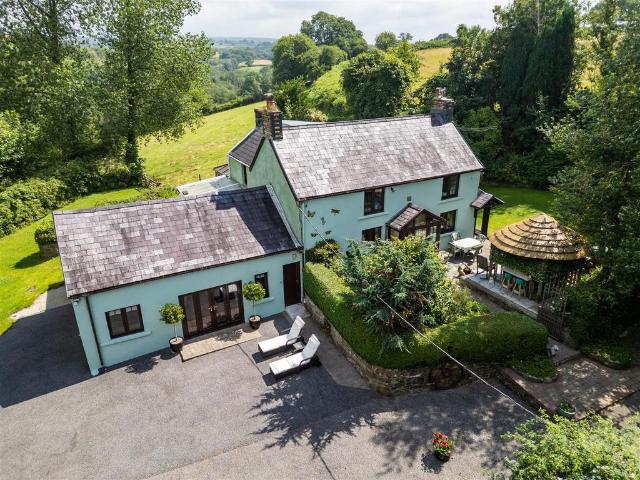 3 bedroom farm house for sale