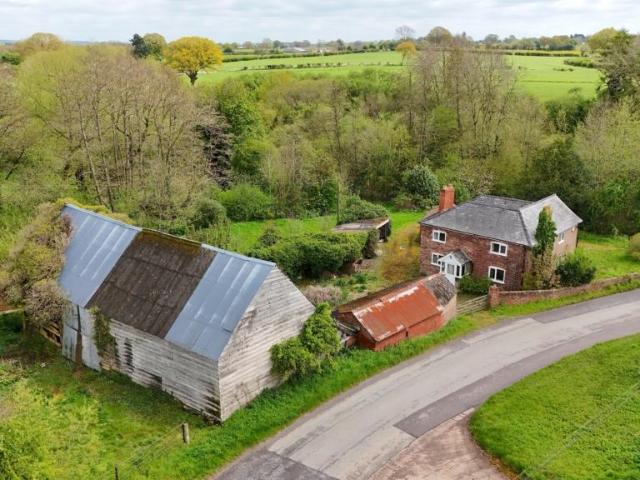 3 bedroom farm house for sale