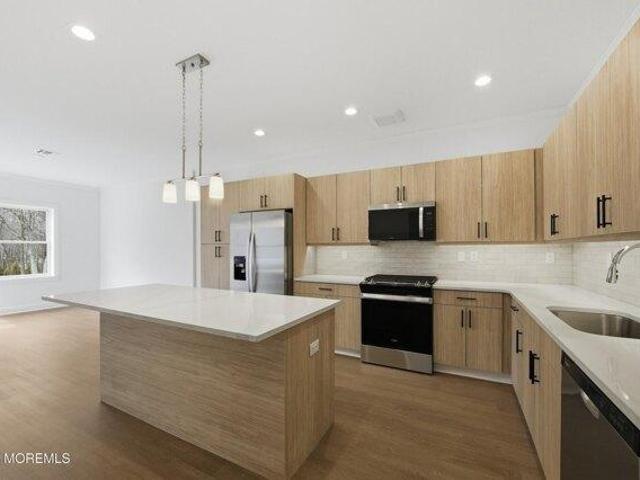 3 bedroom, Farmingdale NJ 07727 104605284