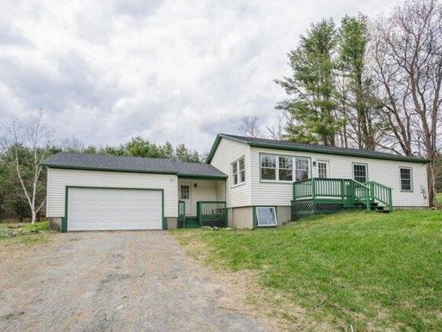 3 bedroom, Farmington ME 04938 102347220