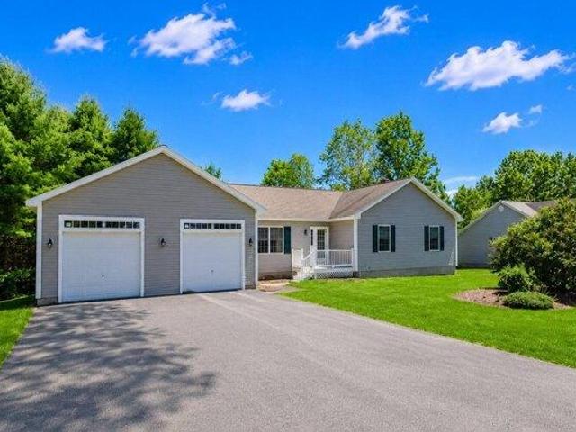 3 bedroom, Farmington ME 04938 104541980